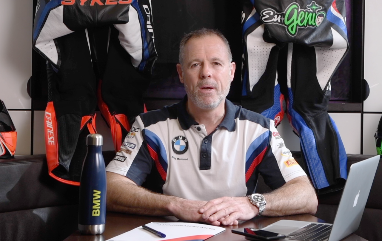 BMW MOTORRAD WORLDSBK TEAM. TEAMCHEF SHAUN MUIR IM INTERVIEW ...