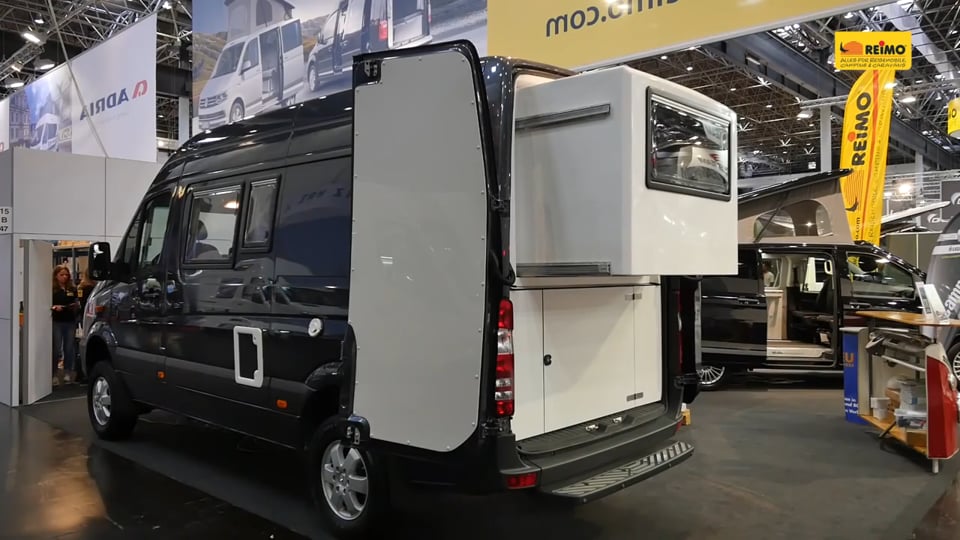 Slideout Wohnmobil Reimo auf Mercedes | motomovie.de