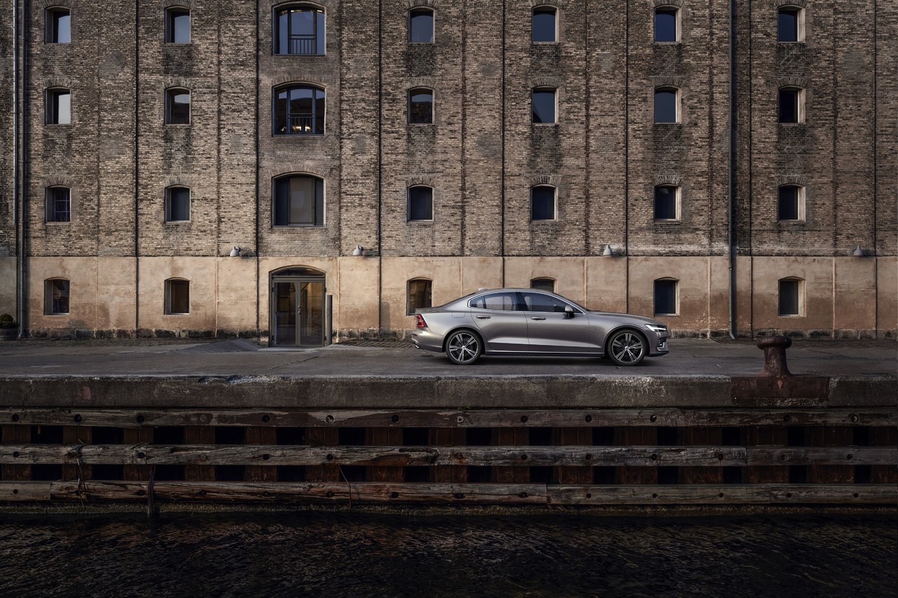 Volvo S60 und Volvo V60 gewinnen „Auto Trophy 2021“. | motomovie.de