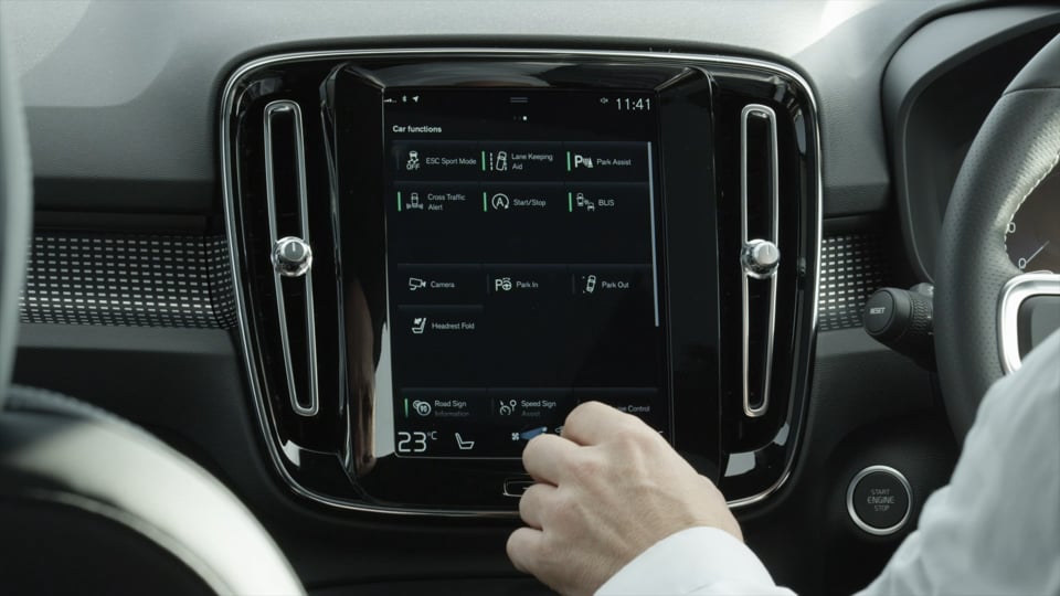 Volvo XC40: Der neue 9" Touchscreen. | motomovie.de